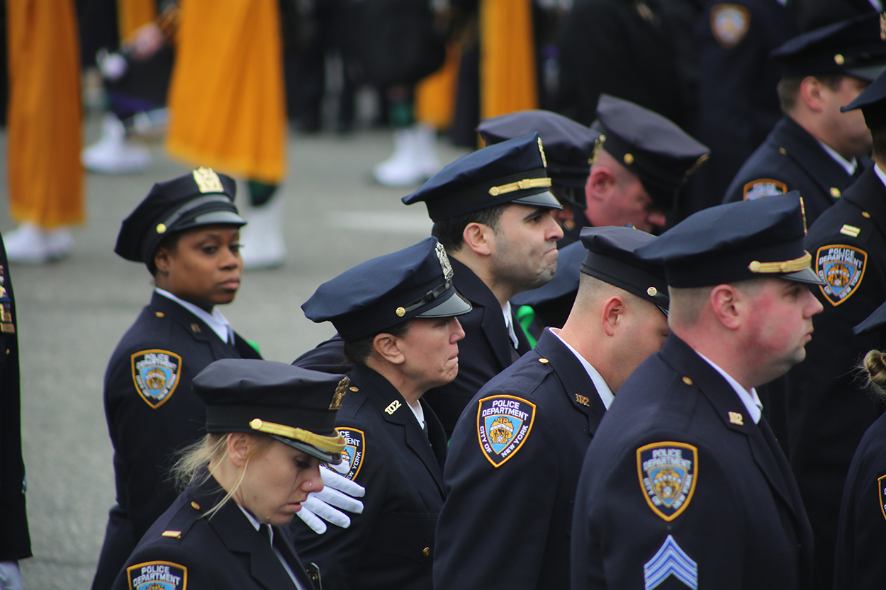 Thousands mourn NYPD Detective Brian Simonsen at funeral - Riverhead ...